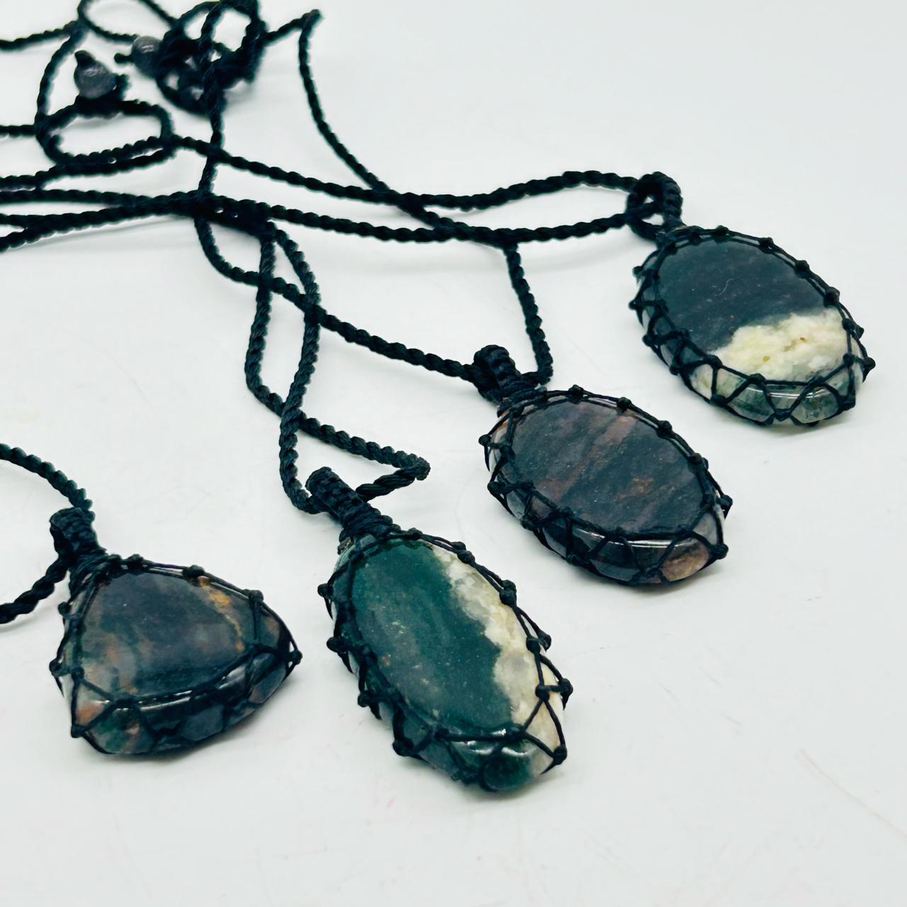 Macrame Pendants – The Crystal Spirits